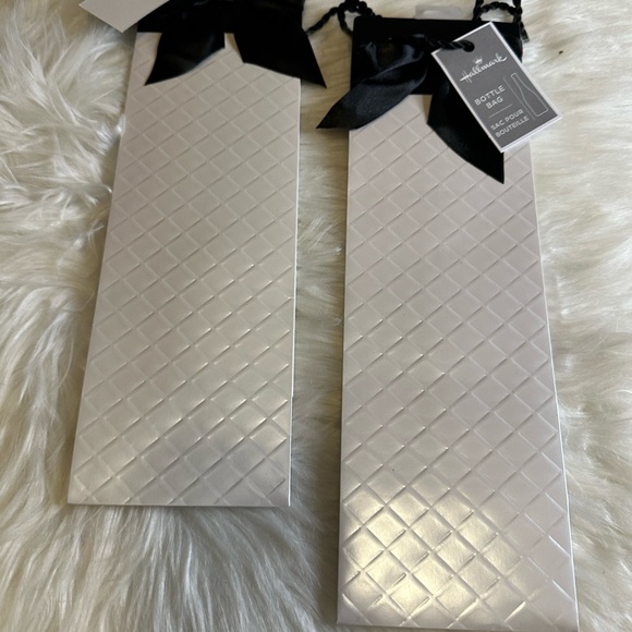 Hallmark | Party Supplies | 10 Hallmark Quilted Cream Gift Bags With ...